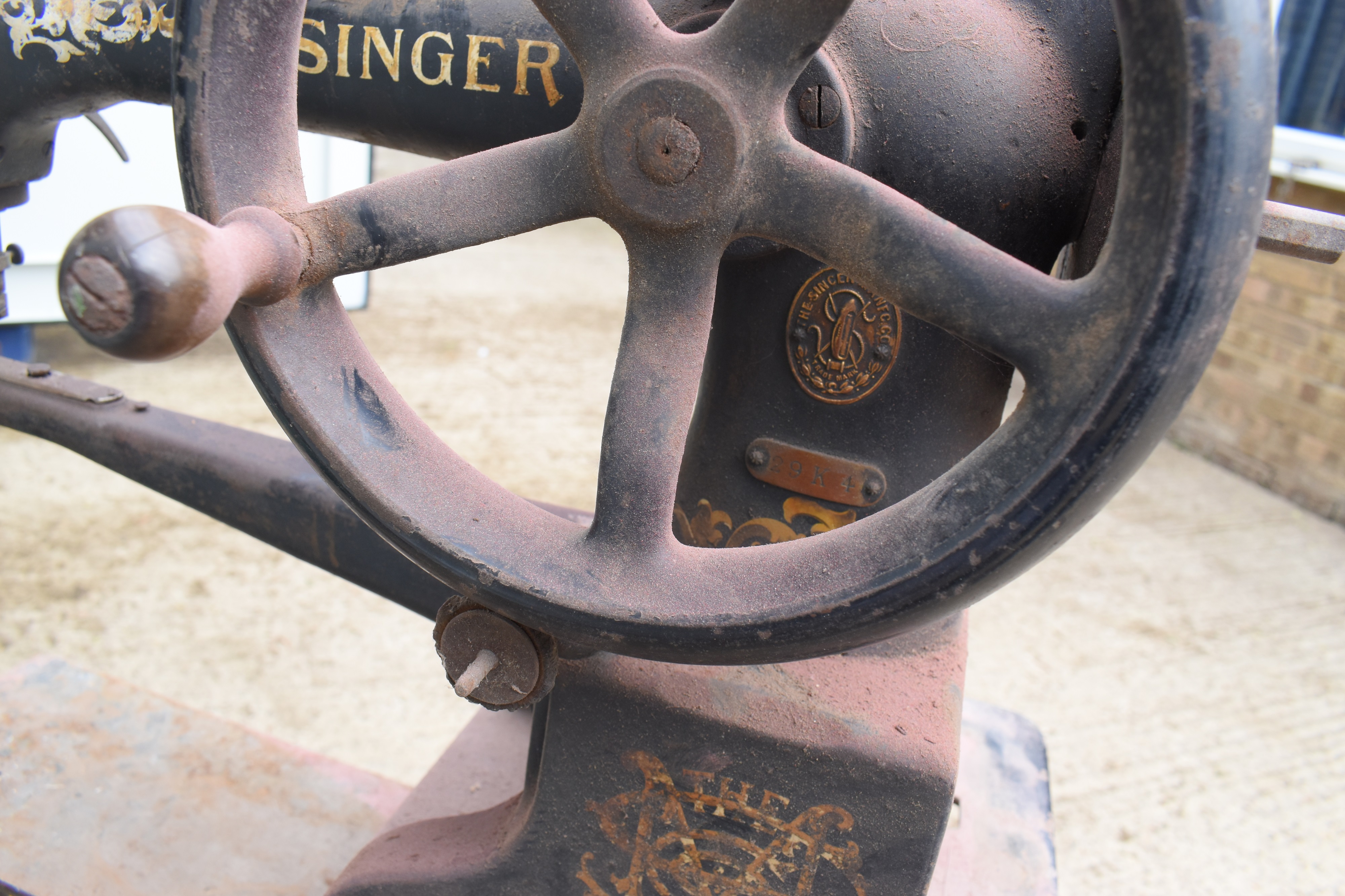 Lot 176 - A vintage Singer 29K4 leather sewing machine