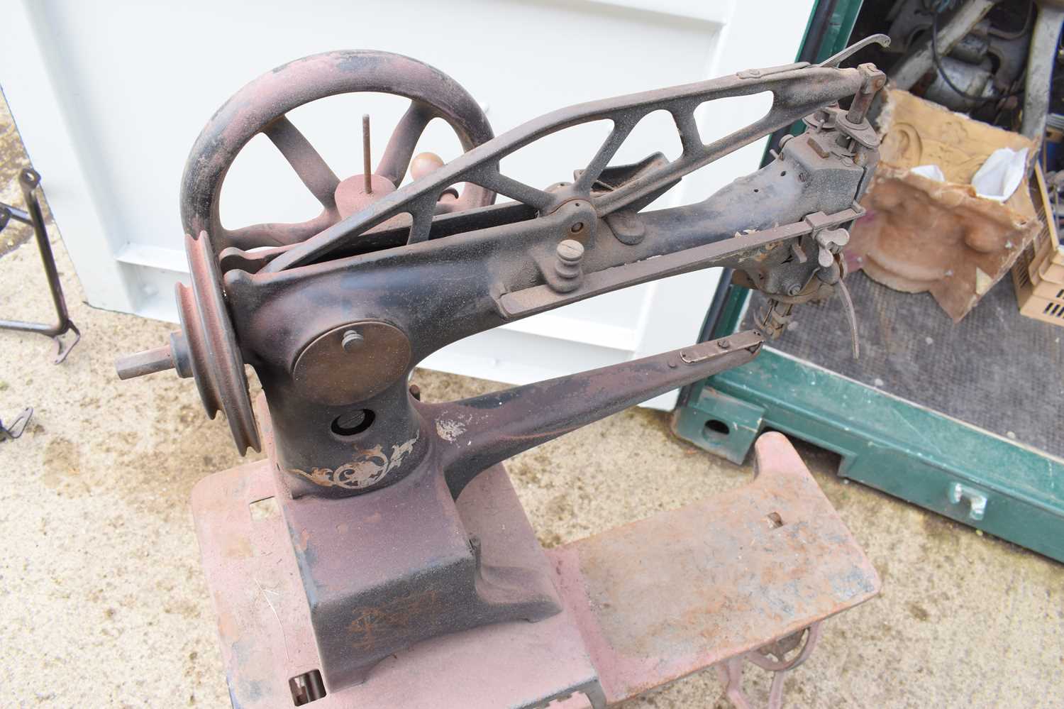 Lot 176 - A vintage Singer 29K4 leather sewing machine