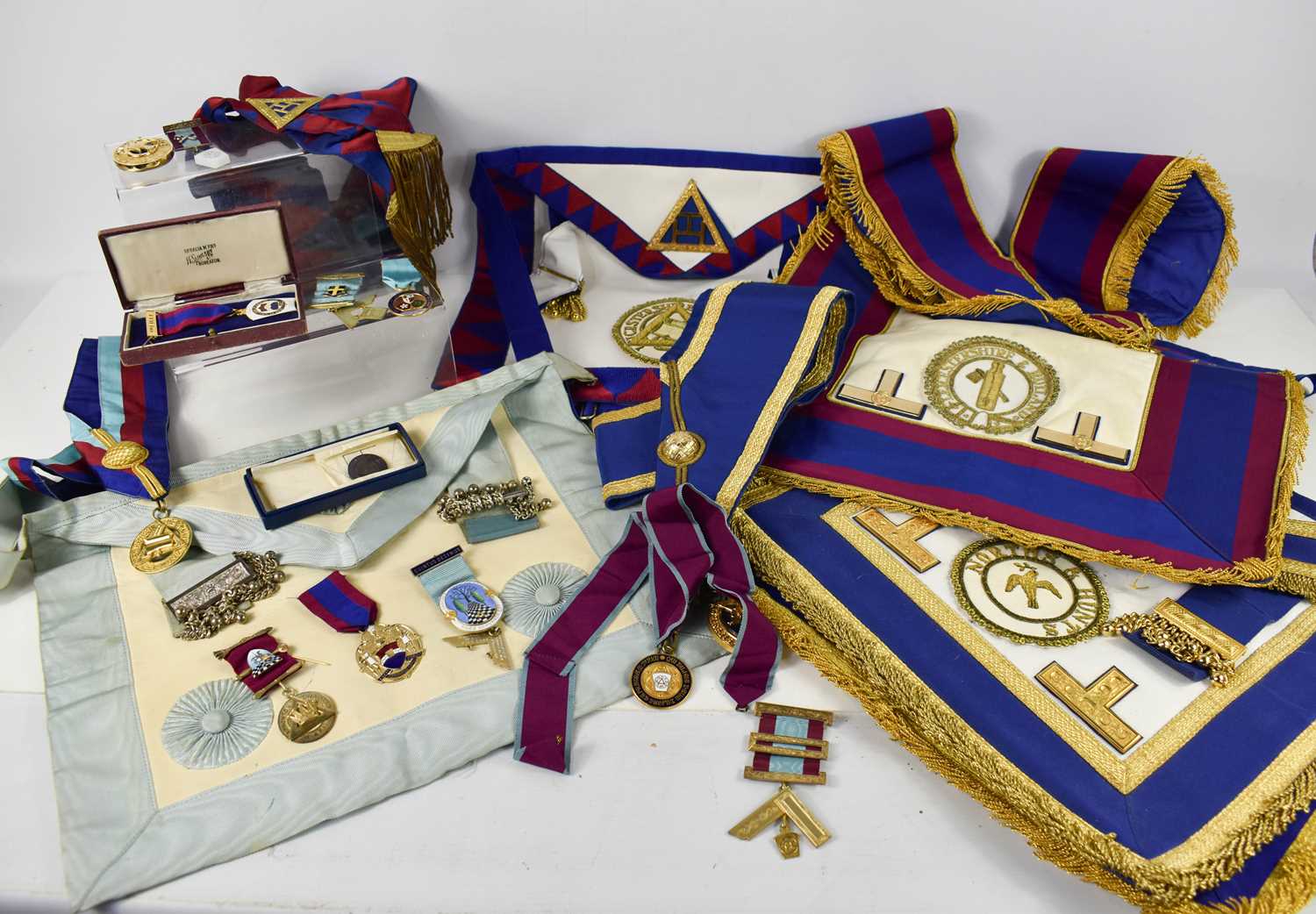 Lot 236 - A group of Masonic memorabilia, to include