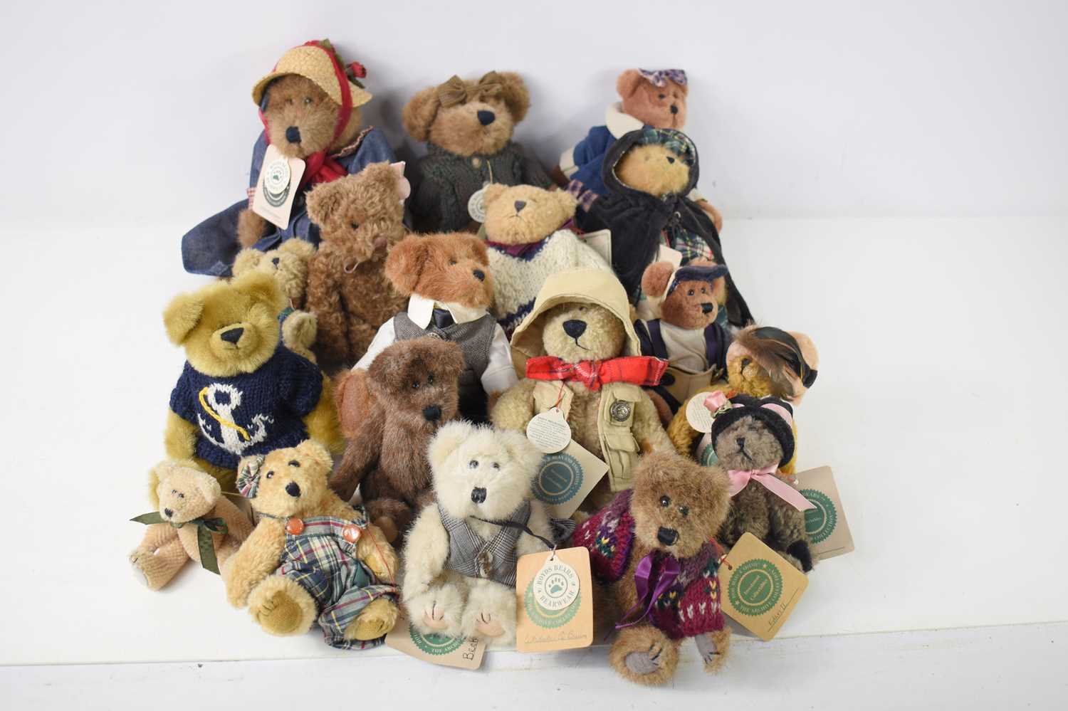 Lot 368 - A collection of teddy bears, predominantly