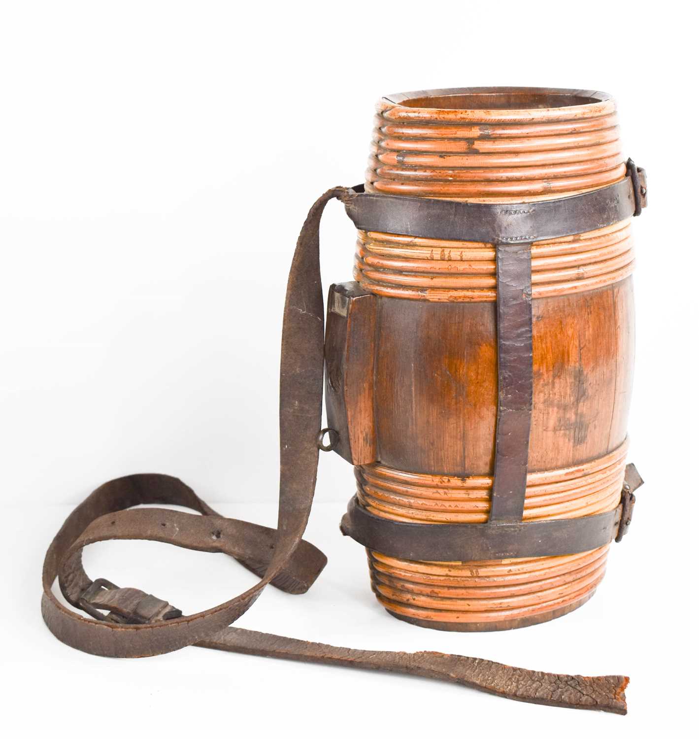 Lot 72 - A fine early 19th century coopered barrel,