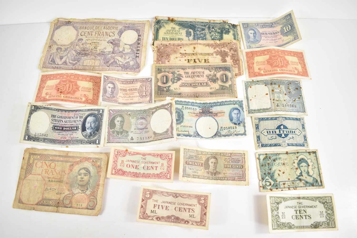 Lot 94 - Banknotes: A collection of notes to include
