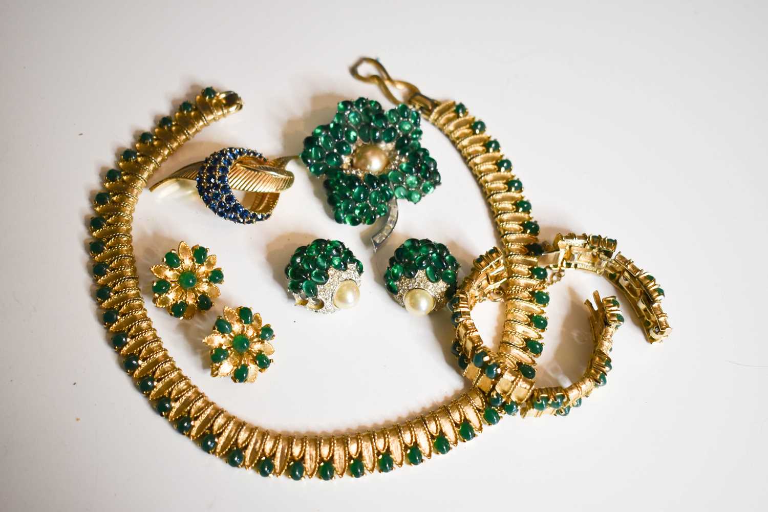 Lot 234 - A group of vintage Boucher jewellery