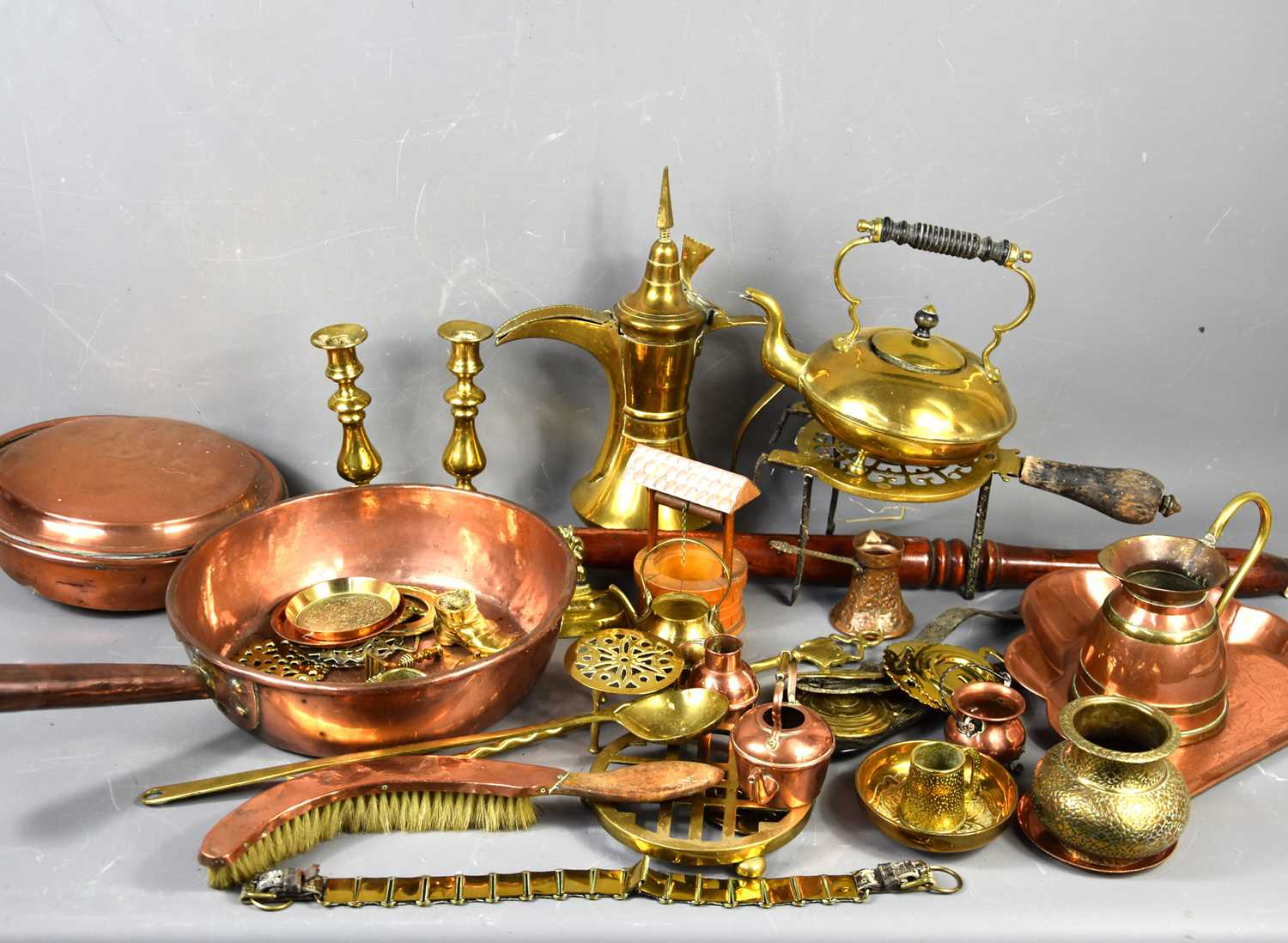 Lot 414 - A group of brass and copper ware to include